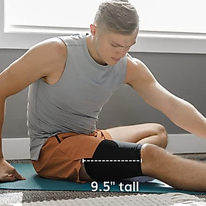 BraceAbility Compression Thigh Sleeve - Men and Women's Copper Leg Support Wrap Brace for Torn or Pulled Hamstring Treatment, Sore Muscle Cramps, Quad Tendinitis Strains, Injury Recovery Relief (M)