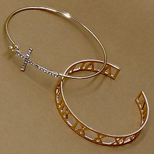 POMINA Roman Numeral Cuff Bangle Bracelet for Women Fashion Gold Flat Thin Open Cuff Bracelet for Teen, Flexible (Roman- Gold)