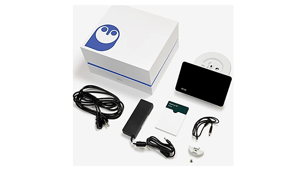Meeting HQ Device: Effortless Virtual Rooms for Hybrid Work