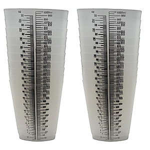32 oz Graduated Plastic Triangular Container Three-Sided Beaker for Measuring and Mixing (Pack of 20)