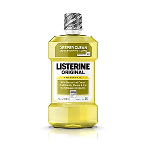 Listerine Original Oral Care Antiseptic Mouthwash with Germ-Killing Formula to Fight Bad Breath, Plaque and Gingivitis, 250 mL