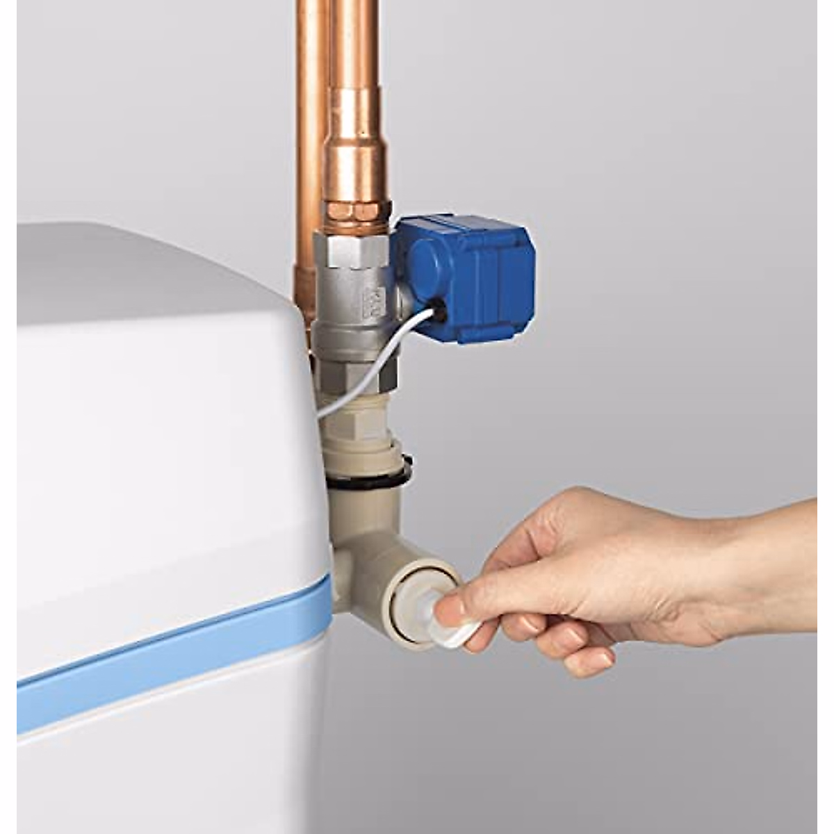 GE Smart Water Softener System with Leak Detect | 40,000 Grain | Reduce Hard Mineral Levels at Water Source | Wifi Connectivity | Improve Water Quality for Drinking, Laundry, Dishwashing | GXSHC40N