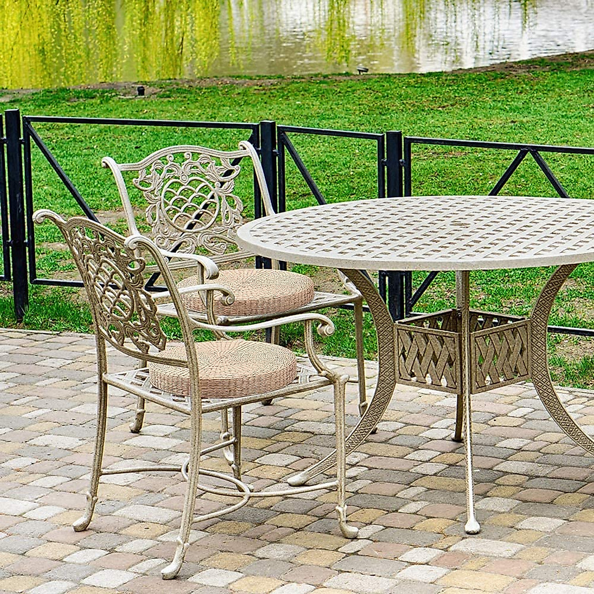 LIZEALUCKY Meditation Cushion, 11.8inch / 30cm Dia Straw Floor Seat Cushion for Deep Thought Leisure Round Shape Soft Pouf Light Yellow Knitted Tatami Cushion Easy to Clean