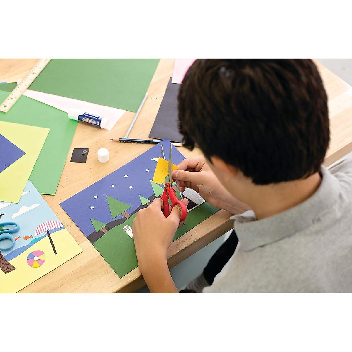 Pacon Tru-Ray Heavyweight Construction Paper, Festive Green, 12" x 18", 50 Sheets