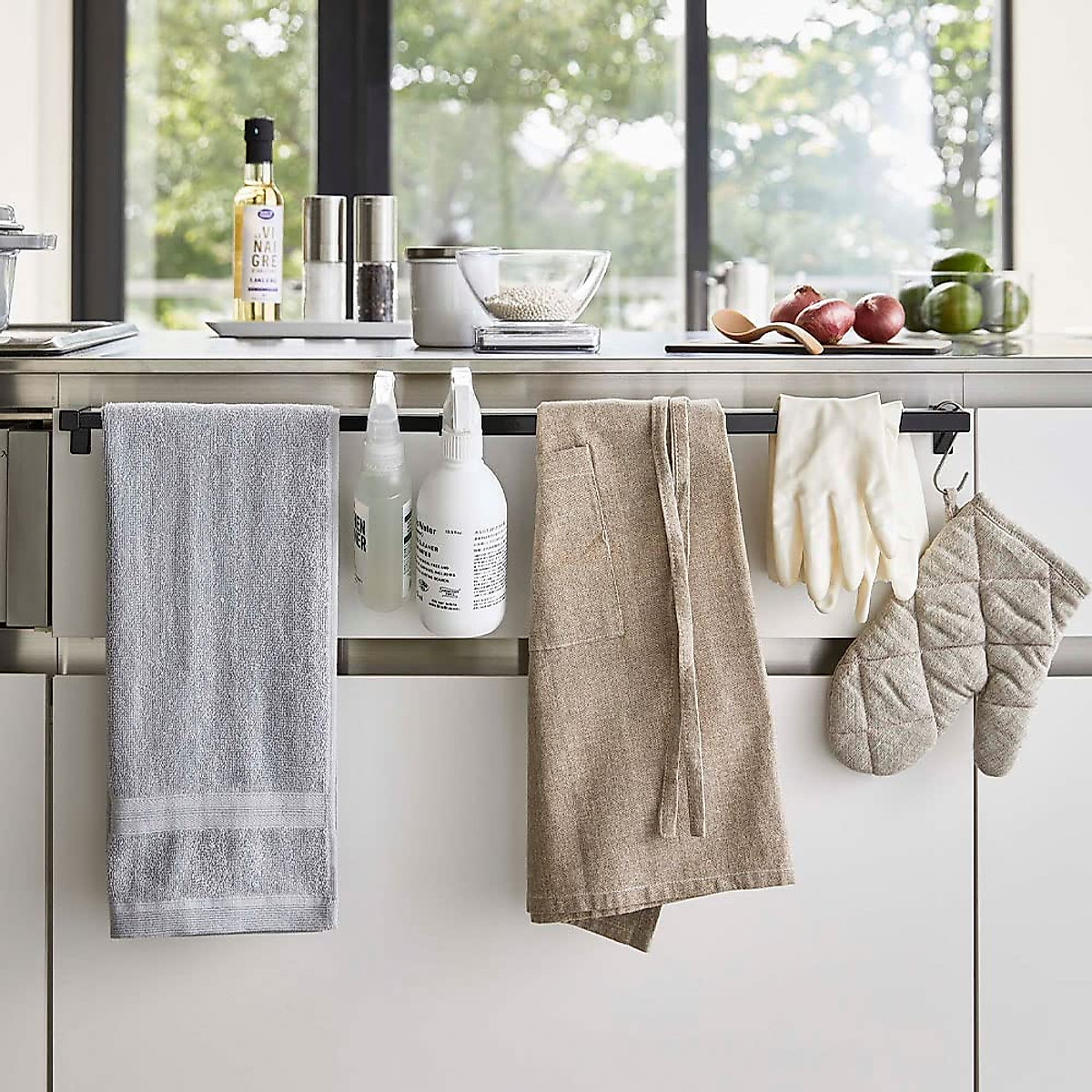 Yamazaki 5693 Extendable Long Towel Hanger Bar, Black, Approx. W16.5 - 29.9 x D 3.9 x H 2.8 inches (42 - 76 x 7.4 - 8.5 x 5 cm), Tower, Kitchen Storage, Towel Rack, Kitchen Accessories