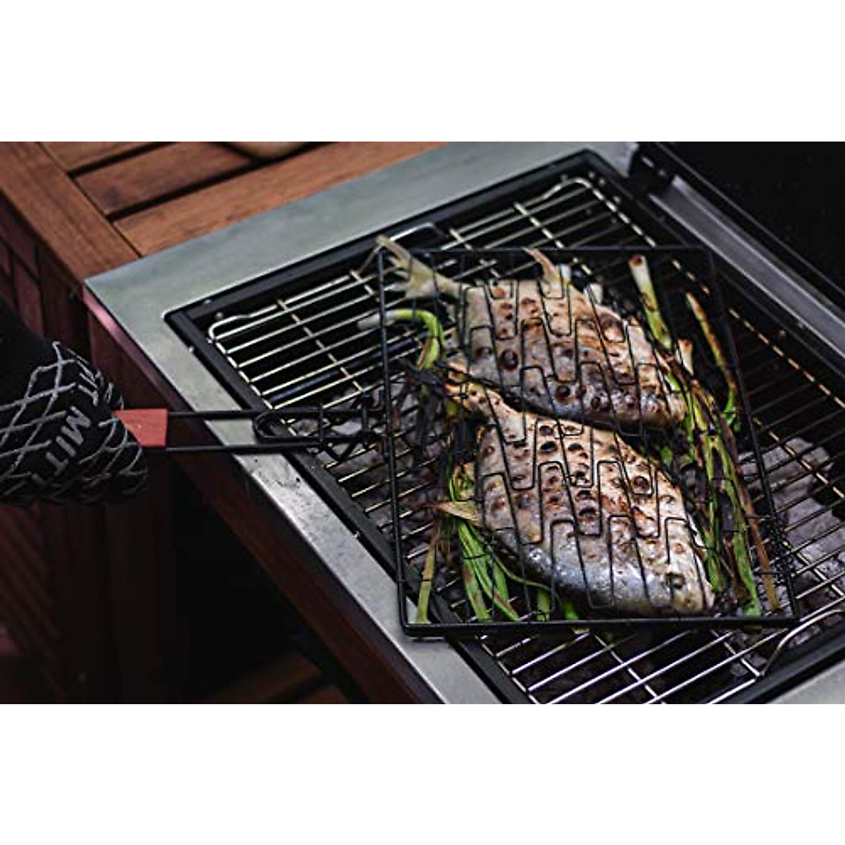Charcoal Companion CC3150 Flexi Non-Stick Basket with Folding Handle for Easier Storage, Perfect for Grilling Fish, Steaks & More