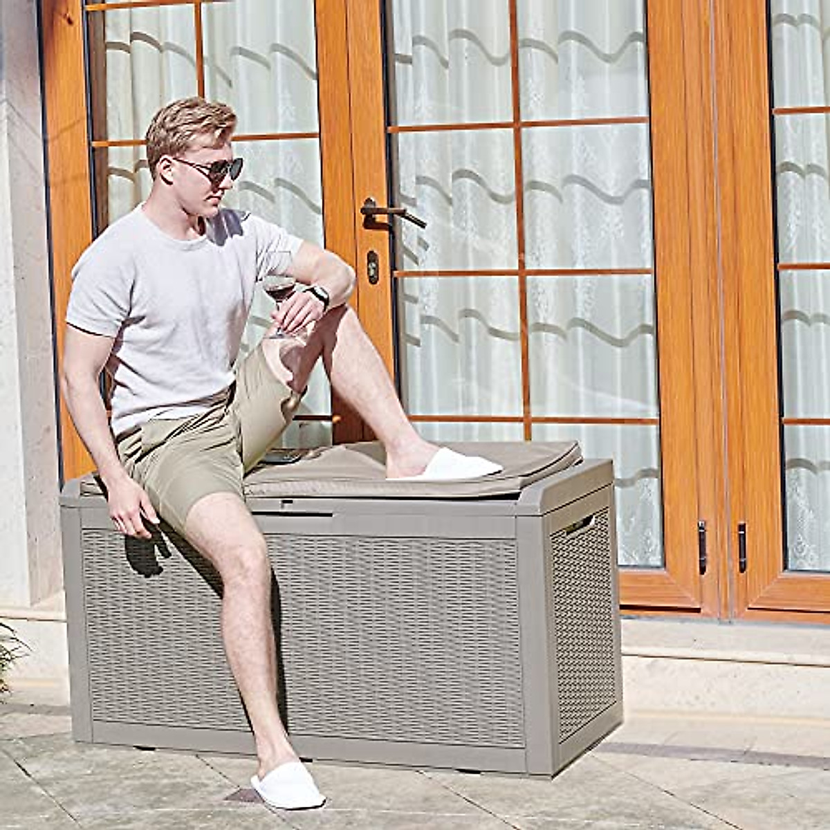 YITAHOME 100 Gallon Large Resin Deck Box Outdoor Storage with Cushion for Patio Furniture,Outdoor Cushions,Garden and Pool Supplies-Waterproof,Lockable（Light Brown）
