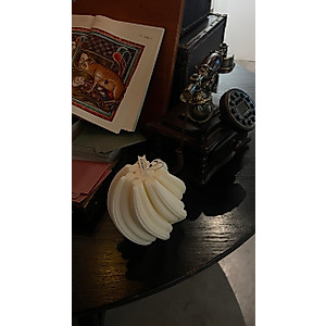 Hyznengu Swirl Candle - White Super Large Handmade Pillar Scented Twirl Soy Wax Candle，Elegant Aesthetic Candle for Women，Housewarming Present，Home Room Shelf Coffee Table Decor Idea Spiral Candle