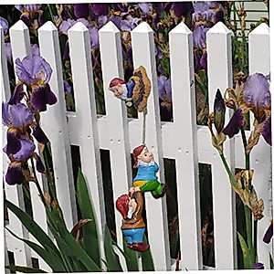 Naisicore Tree Climbing Gnome Statues, Resin Gnomes Tree Hugger Figurines, 3 Mini Gnome Tree Hanging Ornament, Garden Landscape Decor for Yard Lawn Art