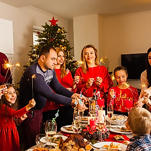 BkeeCten 24PCS Christmas Party Favors Xams Drinking Straws Snowflakes Plastic Reusable Straw with 2 PCS Cleaning Brushes Xmas Gifts for Kids Winter Holiday Birthday Classroom Party Decoration Supplies