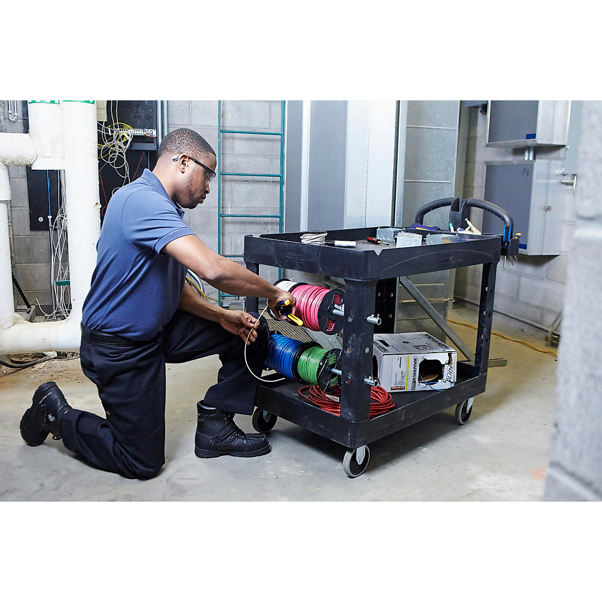 Rubbermaid Commercial Products 2-Shelf Utility/Service Cart, Medium, Lipped Shelves, Ergonomic Handle, 500 Lbs Capacity, for Warehouse/Garage/Cleaning/Manufacturing (FG452088BlA)