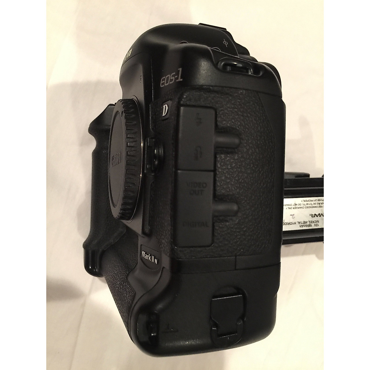 Canon EOS 1D Mark II N DSLR Camera (Body Only) (OLD MODEL)