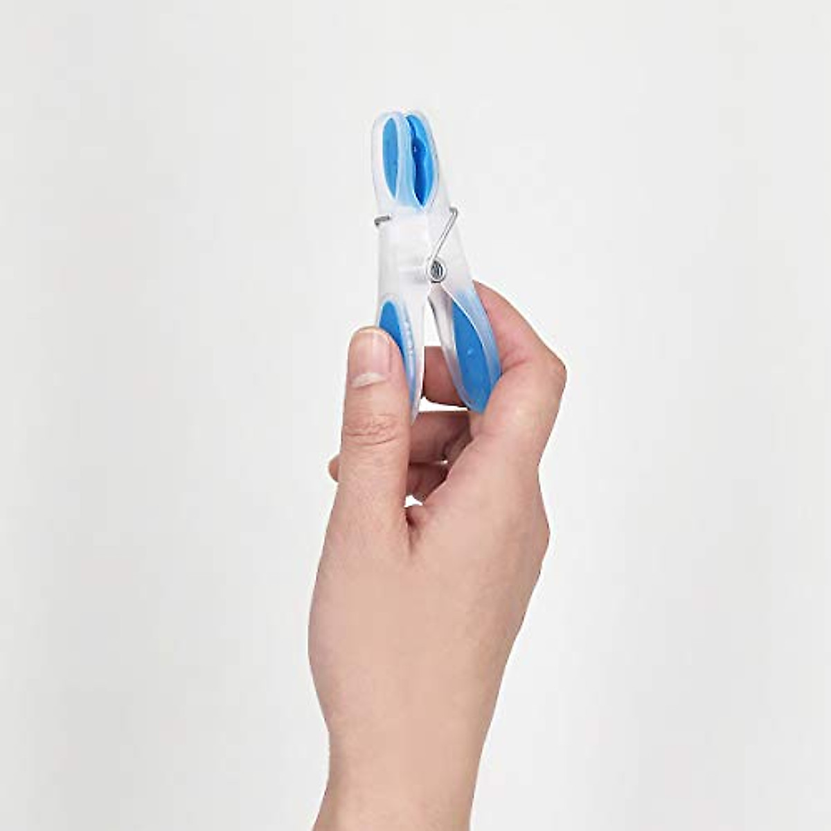 Clorox Plastic Non-Slip Clothespins – Pack of 24 | Soft Touch Rubber Grip Ends | Wide Open Sturdy Clips for Line Drying Laundry and Securing Snack Bags