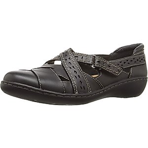 Clarks Women's Ashland Spin Q Slip-On Loafer, Black, 5