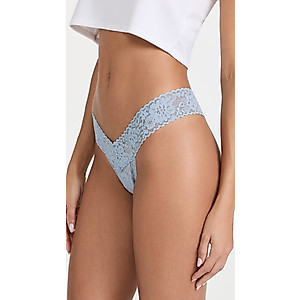 hanky panky Women's Daily Lace Low Rise Thong, Grey Mist, One Size