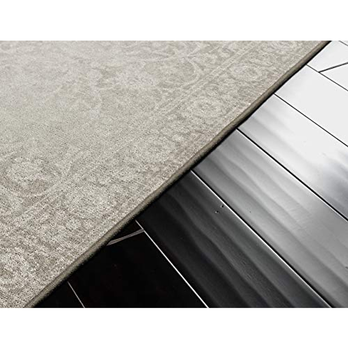 Brumlow MILLS Georgiana Traditional Distressed Floral Print Pattern Home Indoor Area Rug for Living Room Decor, Dining, Kitchen Rug, or Bedroom Mat, 30" x 46", Neutral