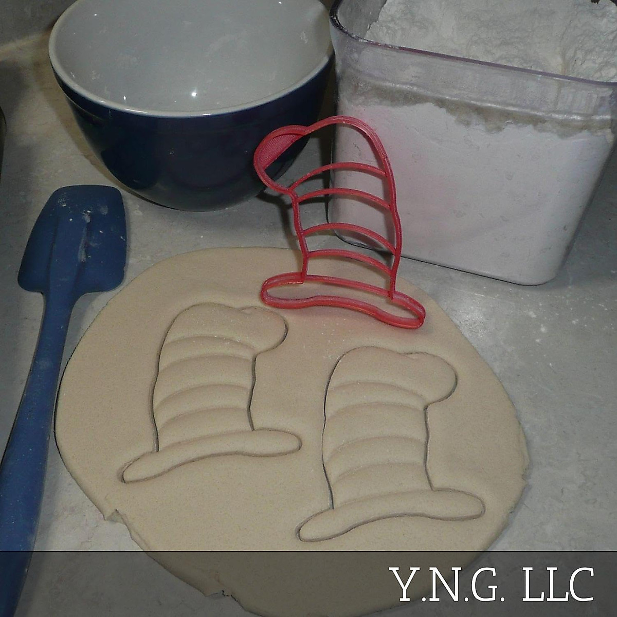 INSPIRED BY HAT FROM CAT IN THE HAT THEME CHILDRENS BOOK CARTOON COOKIE CUTTER MADE IN USA PR3429