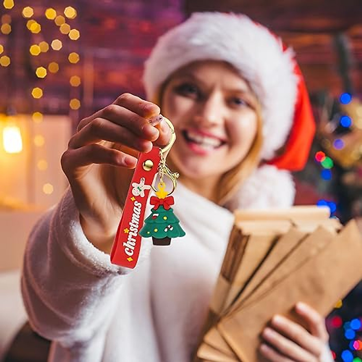 Amaxiu Christmas Keychain, Cute Christmas Tree PVC Key Chain Cartoon Xmas Theme Silicone Wristlet Keyring for Girls Women Handbag Schoolbag Pendant Party Decoration (Christmas Tree)