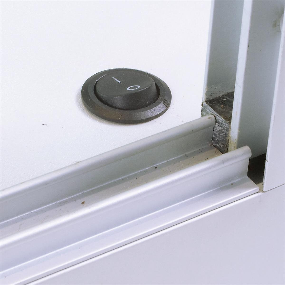 Displays2go Glass Wall Cabinets with LED Lights, Aluminum, Tempered Glass Shelves – Silver (WC606LEDS)