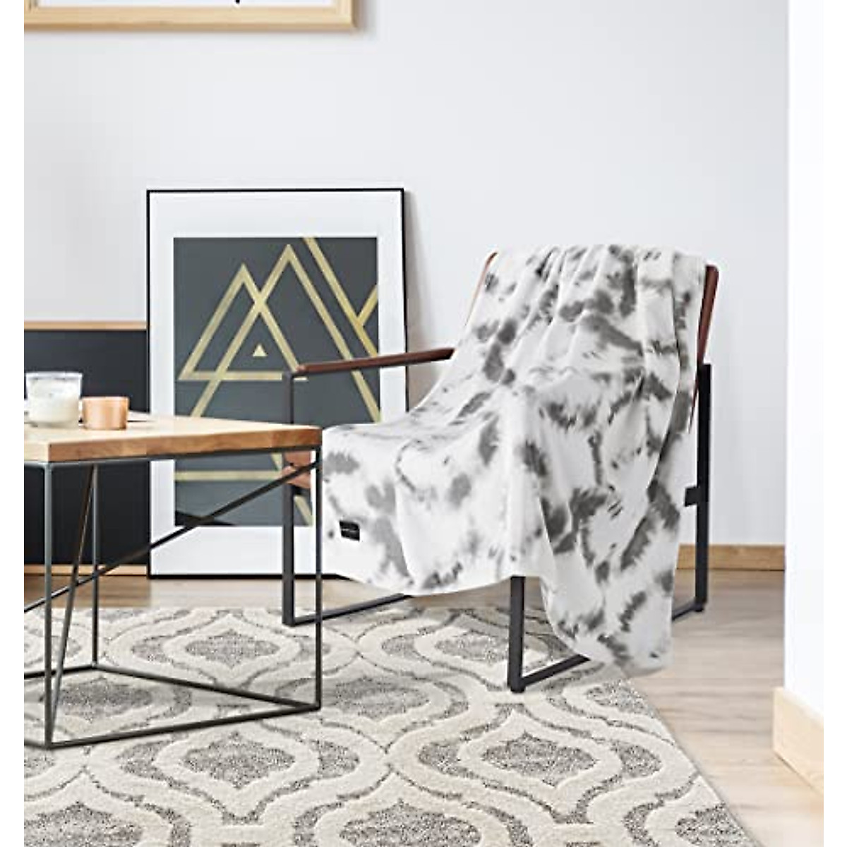 Lucky Brand Oversized Super Plush Microfiber Throw Blanket in Printed White/Gray Tie Dye, 50in x 70in