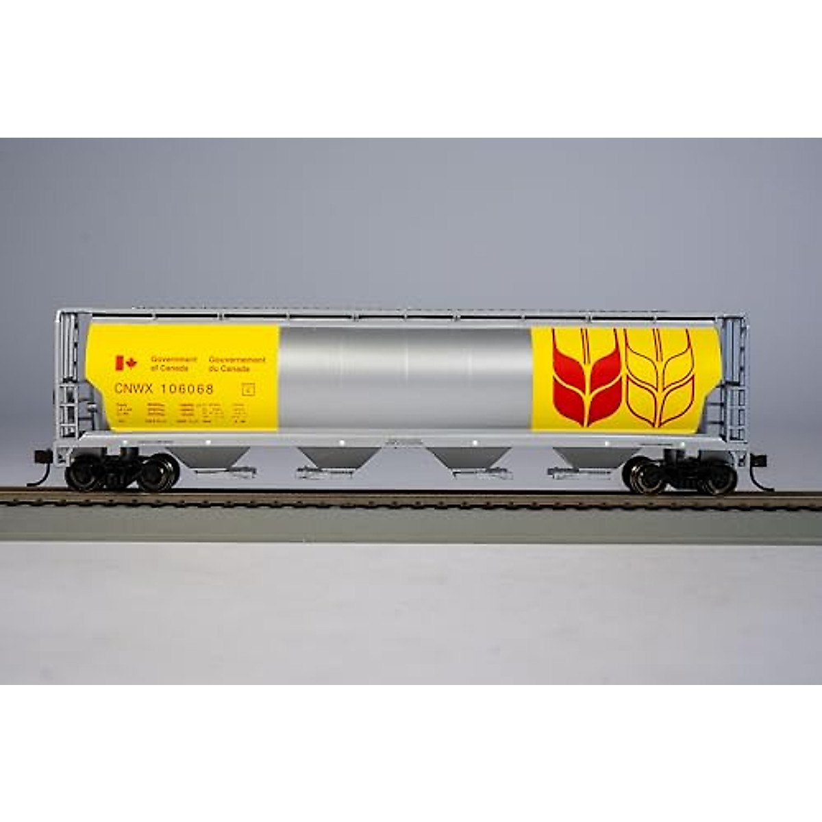Bachmann Trains - Canadian 4 Bay Cylindrical Grain Hopper - Government of Canada - Yellow - HO Scale