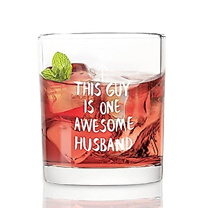 Modwnfy Funny Husband Gift Whiskey Glass, This Guy Is one Awesome Husband Old Fashioned Glass, Valentines Gift for Men Him from Wife, Birthday Idea for Hubby Husband Boyfriend, Fathers Day Christmas