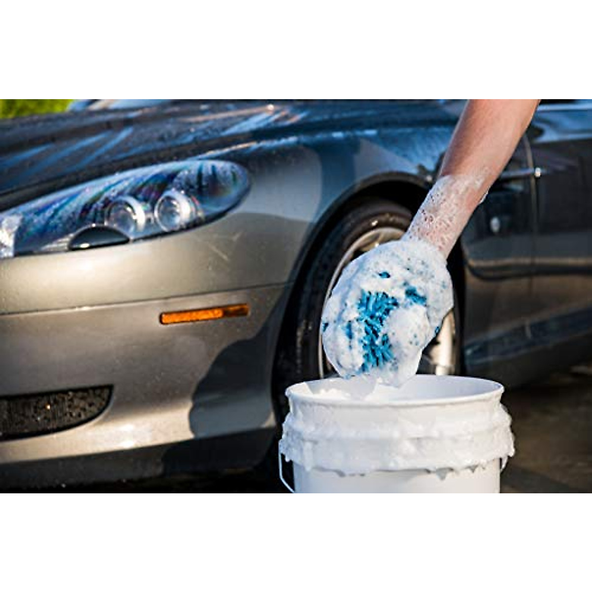 303 Car Wash Mitt - Ultra Absorbent Microfiber - Lint and Scratch Free Design - Hand Fitting, Snug Design with Elastic Cuff - Washable to Reuse, 1 Pack (39011)