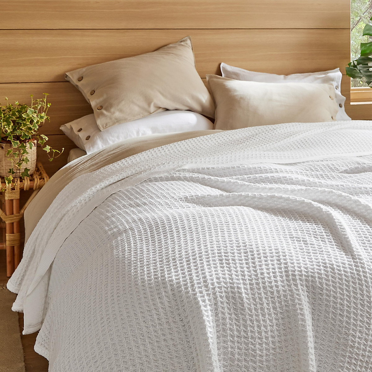 BEDSURE 100% Cotton Blankets King Size for Bed - 405GSM Waffle Weave Blankets for All Seasons, Cozy and Warm, White Soft Lightweight Woven Blankets, 104x90 inches
