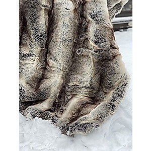 Eikei Luxury Faux Fur Throw Blanket Super Soft Oversized Thick Warm Afghan Reversible to Plush Velvet in Tan Grey Wolf, Cream Mink or Blush Chinchilla, Machine Washable (Chinchilla, 60Wx70L)
