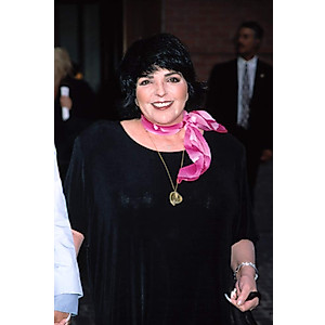 Posterazzi Poster Print Collection Liza Minnelli at The Premiere of The Anniversary Party NYC 642001 by Cj Contino. Celebrity (8 x 10)