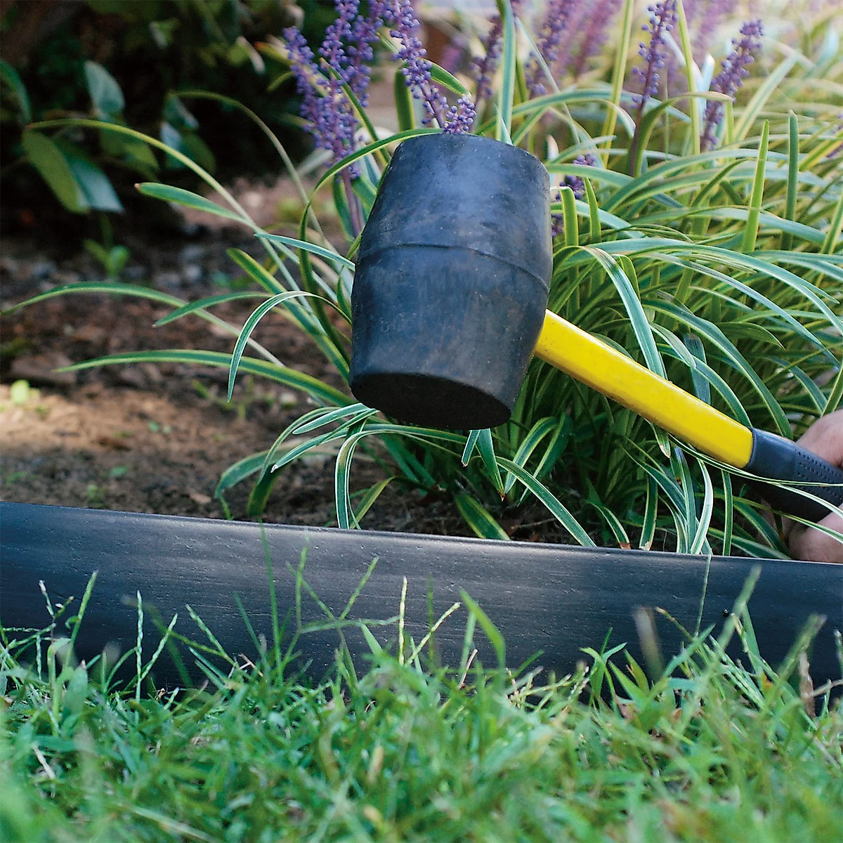 EasyFlex Pound-in Landscape Edging with Bonus Anchoring Stakes, 4.5 in. Straight Top Plastic Garden Border, 20 Foot Kit, Black, (3500-20CXX-3)