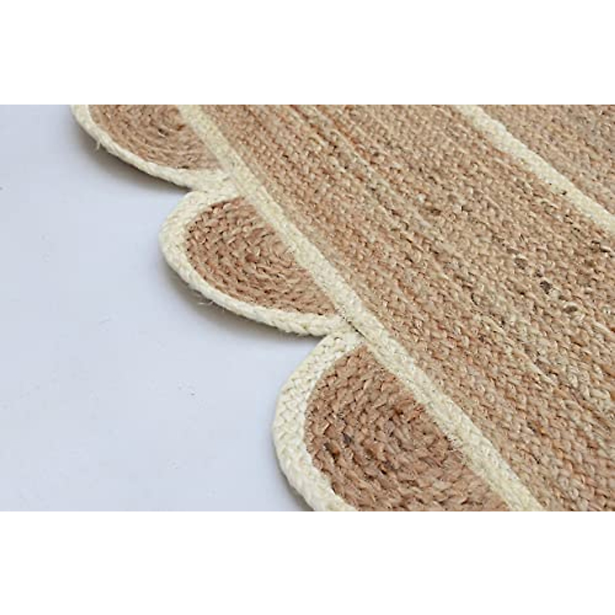 Weaving Village Scalloped Natural Jute Area Rug, Natural Base Off White Trim, 2x3