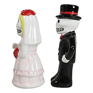 Ebros Gift Day Of The Dead Skeleton Couple Wedding Bride With Flowers And Groom Salt And Pepper Shakers Set Ceramic Magnetic Skulls Skeletons Kitchen Dining Bar Countertop Accessory Figurines