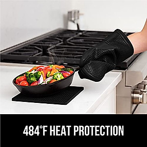 Gorilla Grip Heat and Slip Resistant Silicone Oven Mitt and Trivets Set, Waterproof, Cotton Lined Gloves, BPA-Free, Long Cooking Mitts and Trivet Mats, Kitchen Potholder Sets for Pans, 4 Pieces, Black