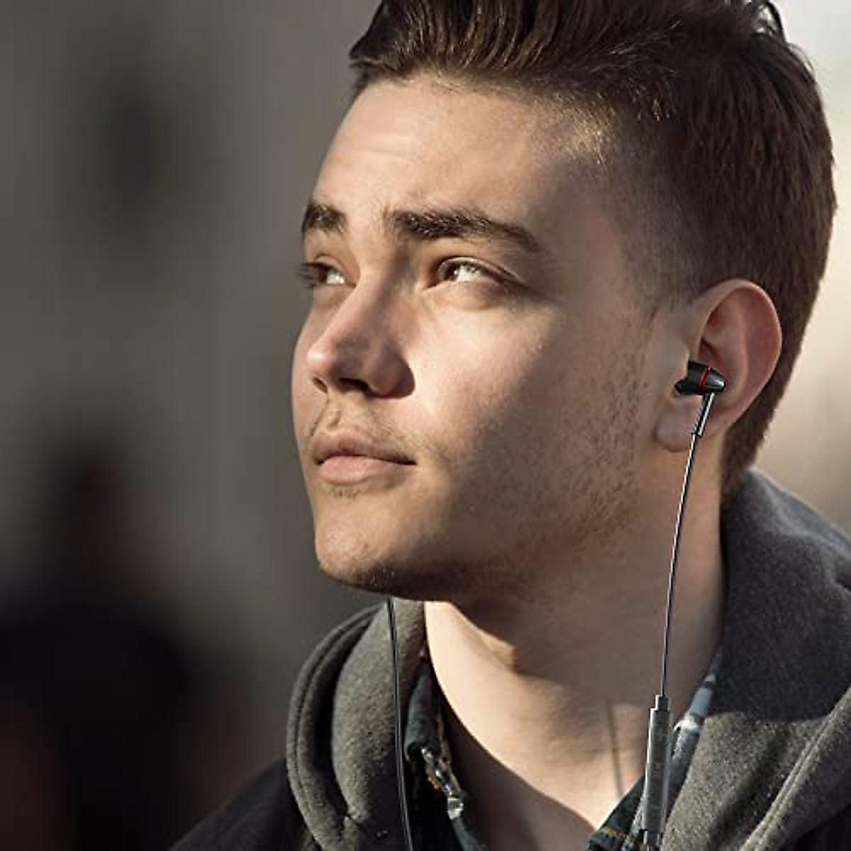 adorer Wired Earphones, EM20 Ergonomic Comfort-Fit in-Ear Headphones with Microphone and Volume Control, Powerful Bass Noise Isolating Earbuds for iPhone iPad iPod Samsung MP3/MP4 Player