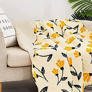 DaDa Bedding Botanical Floral Lap Quilt - Throw Blanket Quilted Yellow Fleur Golden Yellow Spring Time Tulips - Scalloped Edges Bright Vibrant Ivory Cream - 50 x 60