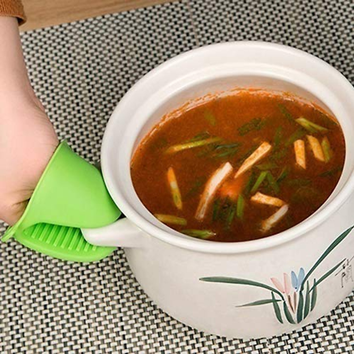 AkoMatial Heat Resistant Mini Glove Clip Durable Silicone Anti-scalding Anti-Slip Baking Kitchen Tool Mitts Grip Oven Pot Holder