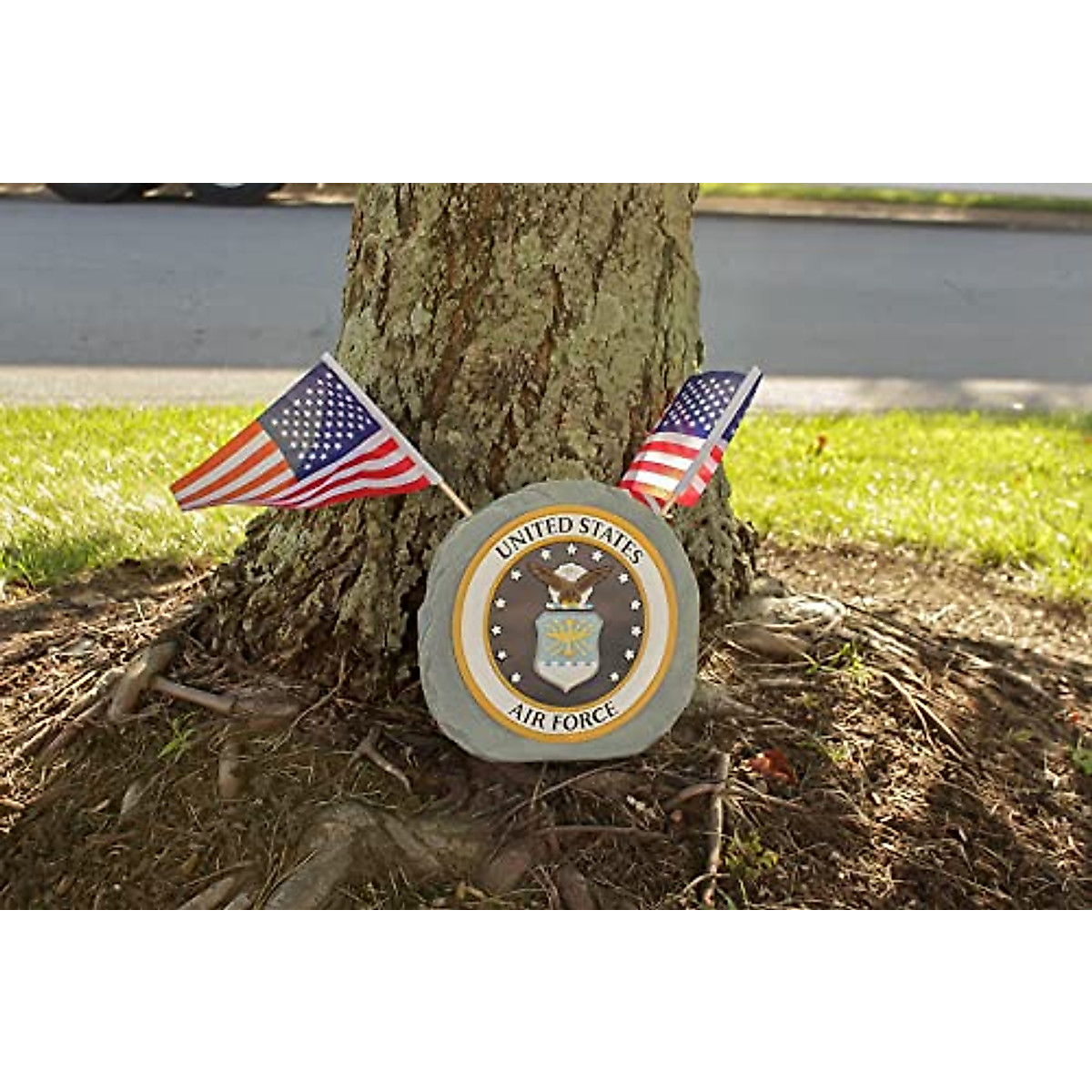 Red Carpet Studios 35182 Military Garden Stone, Multicolor