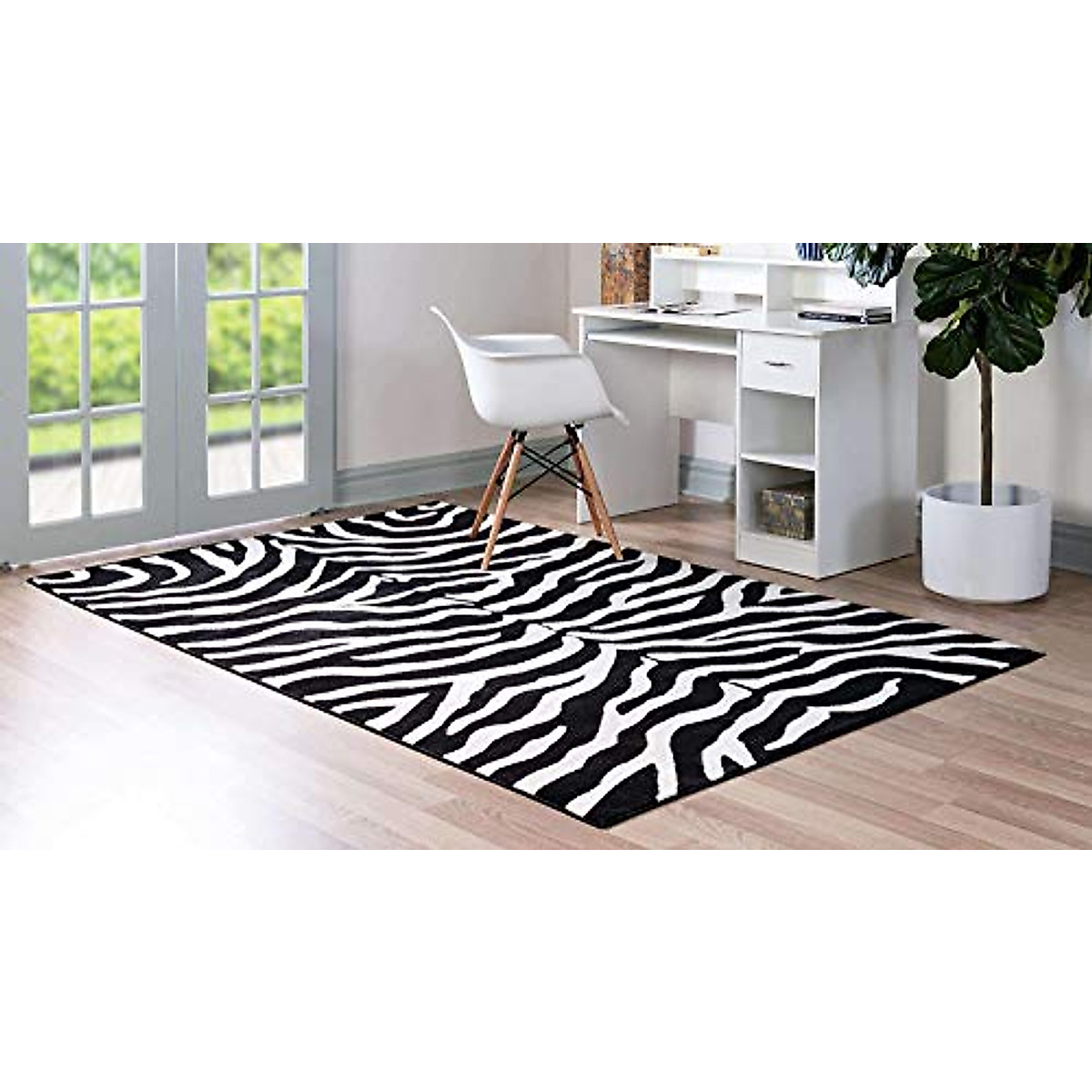 Unique Loom Wildlife Collection Animal Inspired with Zebra Design Area Rug, 6 x 9 ft, Black/Ivory