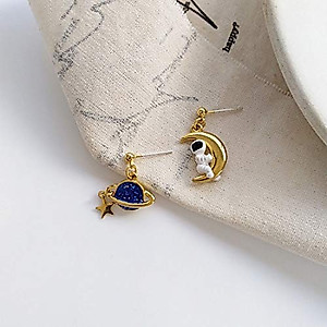 Creative Cartoon Asymmetrical Astronaut Blue Planet Stud Earrings for Women Charm Jewelry Cute Star Moon Earth Spaceman Drop Earrings (Blue)
