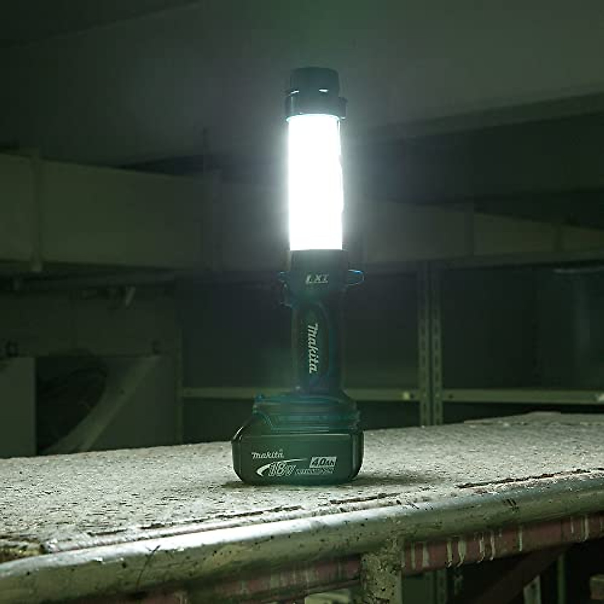 Makita DML806 18V LXT Lithium-Ion Cordless L.E.D. Lantern/Flashlight Tool