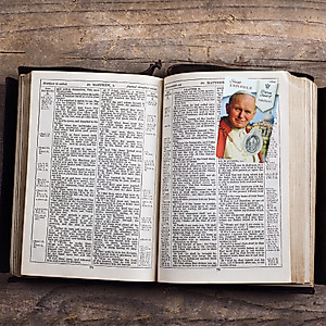 Needzo Saint John Paul II The Pope Holy Prayer Card with Medal and Chaplet on The Back, Catholic Saints Pocket Prayer Bookmarks and Bible Page Holders, 3 3/8, Pack of 2
