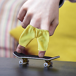 shenyan Fingertip Clothes Set - Finger Pants T-Shirt Scooter Skateboards Tools Outfit Accessories for Kids Children Toy Game, Interactive Toys Movement Favors Blue Yellow Green