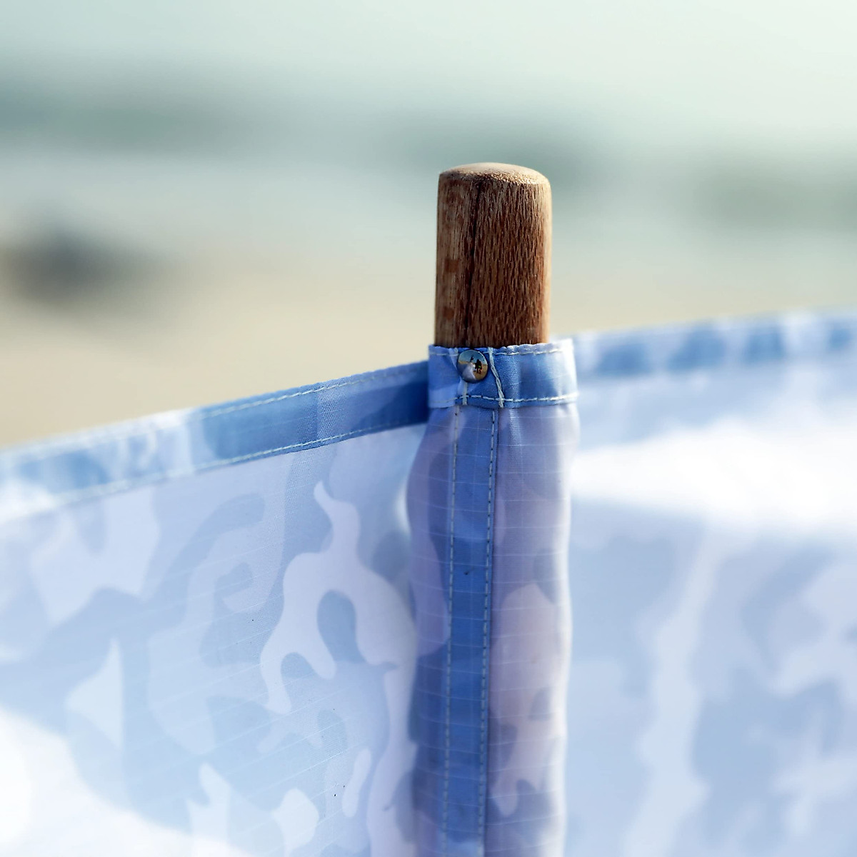 erda Arctic Camo Pro Beach Recycled Polyester Rip-Stop 20 ft Lightweight Windscreen, Privacy Screen, Wind Blocker, Free Matching Shoulder Bag