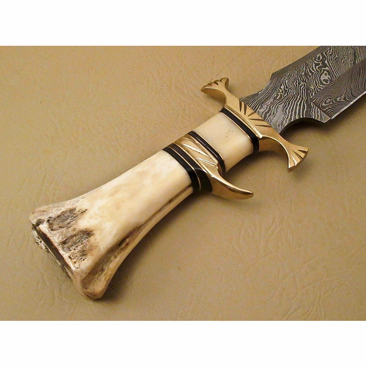 Damascus Steel Hunting Knife - Fixed Blade Knives with Sheath - Firm Grip Handle Made of Camel Bone (White)