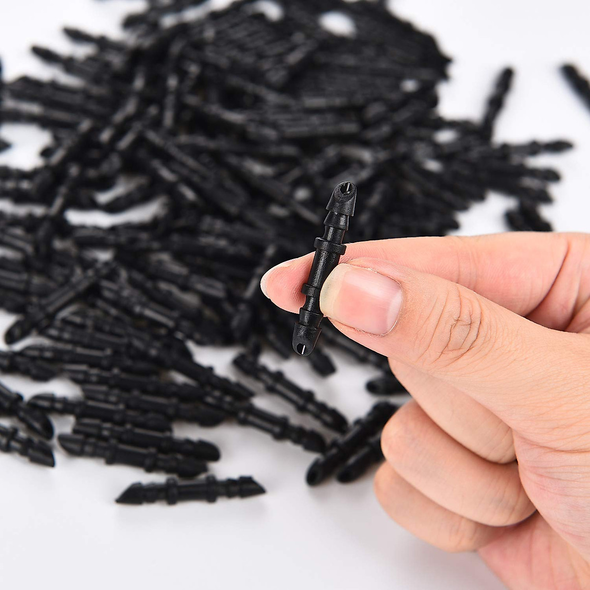 Mudder 150 Pieces Barbed Connectors Drip Irrigation 1/4" Barbed Coupling Fittings Barbed Connectors for 1/4 Inch Irrigation Tubing Drip Line Coupler for Drip Sprinkler Systems, Black