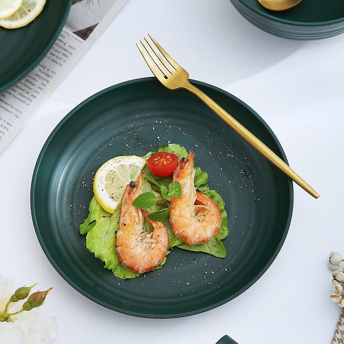 Kyraton 16-Piece Unbreakable Polypropylene Dinnerware Set, Dark Green, Microwave Safe