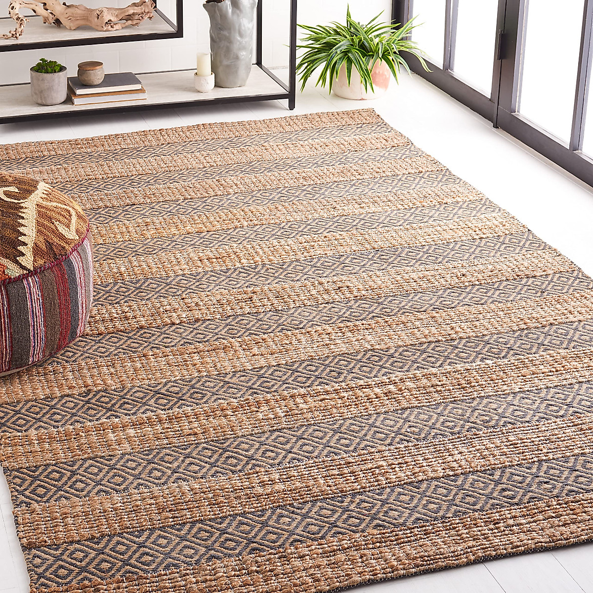 SAFAVIEH Natural Fiber Collection Accent Rug - 3' x 5', Charcoal & Natural, Handmade Boho Farmhouse Rustic Jute & Cotton, Ideal for High Traffic Areas in Entryway, Living Room, Bedroom (NFB653H)