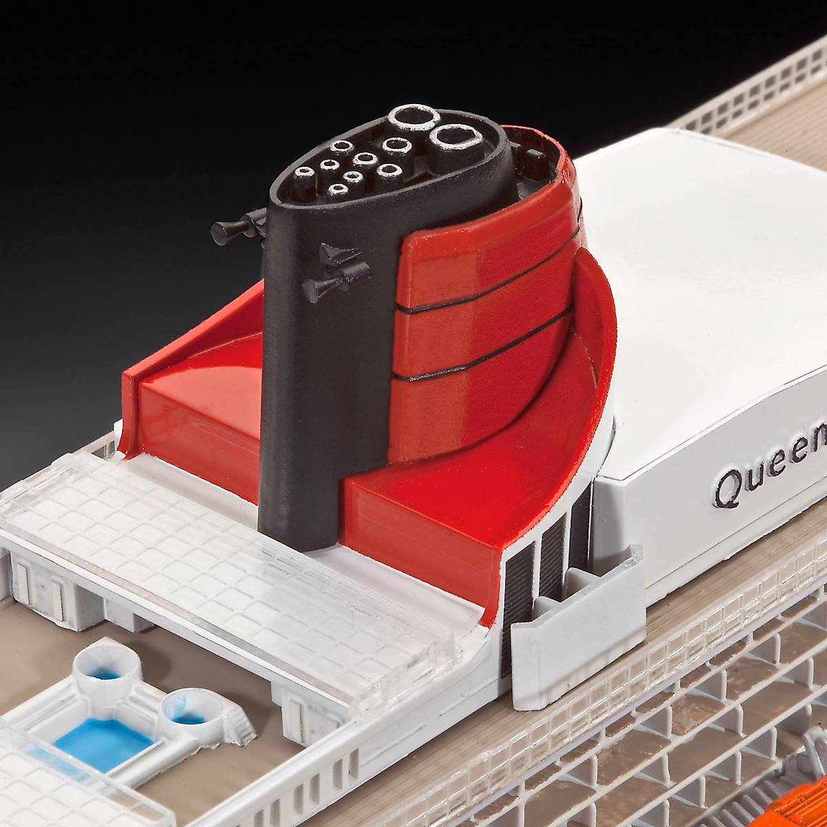 Revell RV05231 1:700-Queen Mary 2, Unpainted