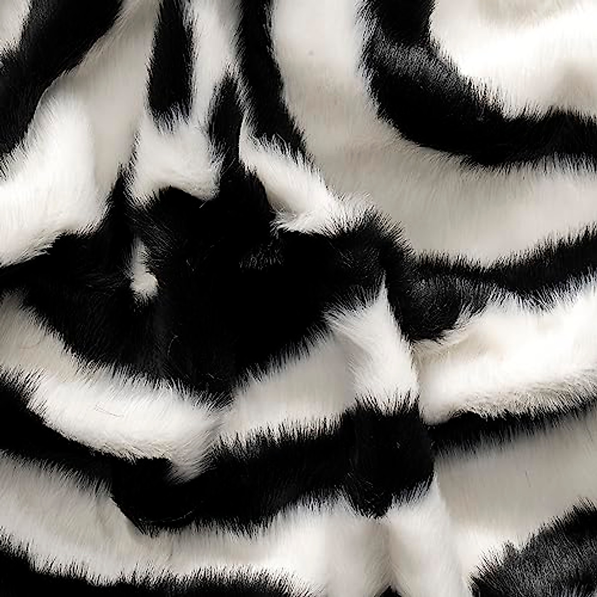 nuLOOM Shaped 5' x 7' SpinClean Machine Washable Stain-Resistant Area Rug Medium Profile for Living Room, Bedroom, and Dining Room, Jayla Black and White